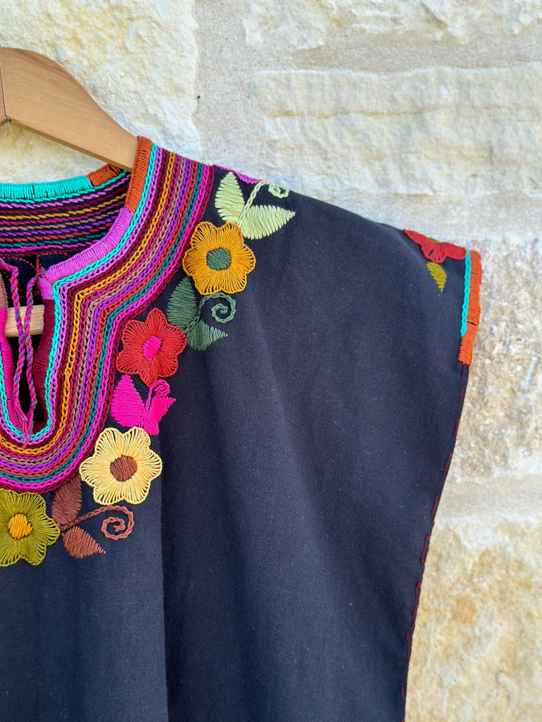 Black Chamula Blouse – Mi Tia